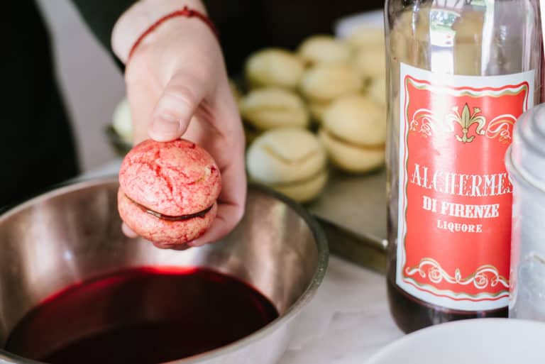 Pesche all'Alchermes: an old-fashioned Italian pastry - Very EATalian